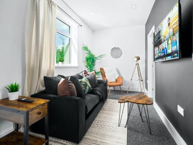 1 Bedroom Apartment Halesowen Halesowen LS65855646