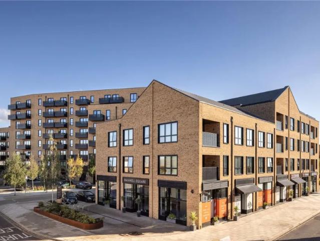 1 Bedroom Apartment Hanwell London 102596425