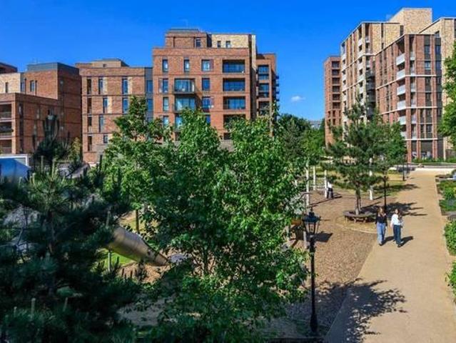 1 Bedroom Apartment Haringey London 102596816