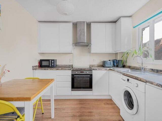 1 Bedroom Apartment Hertfordshire Hertfordshire 101678489