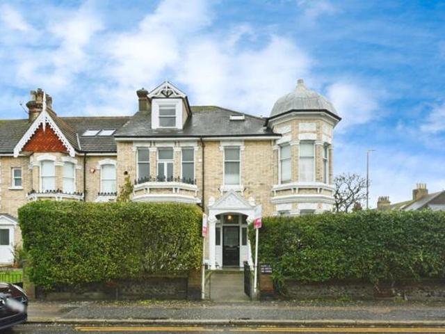 1 Bedroom Apartment Hove East Sussex 100855067