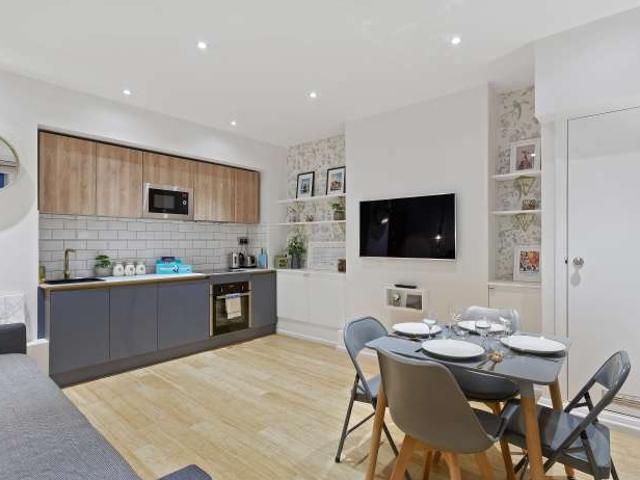 1 bedroom apartment in Millbank, London