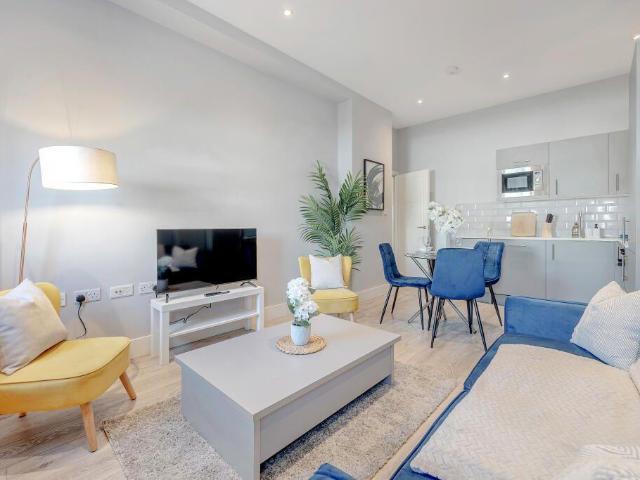 1 Bedroom apartment in Avenir. 1 bed apartment to rent £1,550 pcm £358 pw