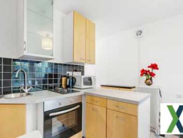 1 bedroom apartment in Hodister Close, Camberwell Green, London, SE5