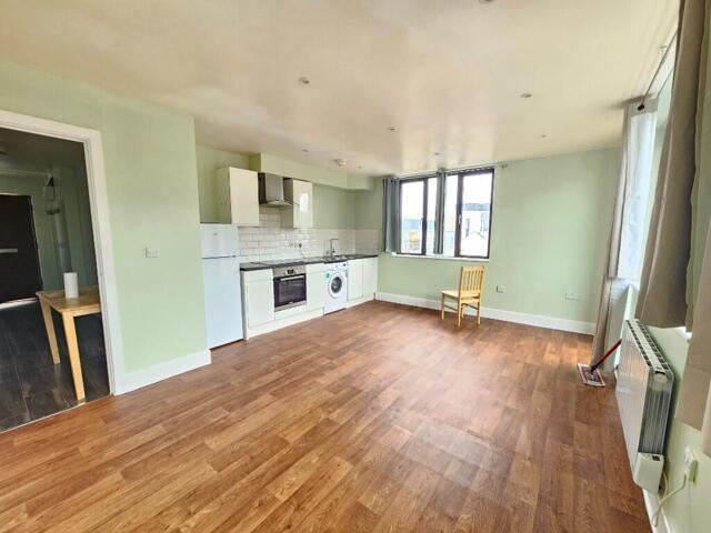 1 Bedroom Apartment Luton Bedfordshire LS100029623