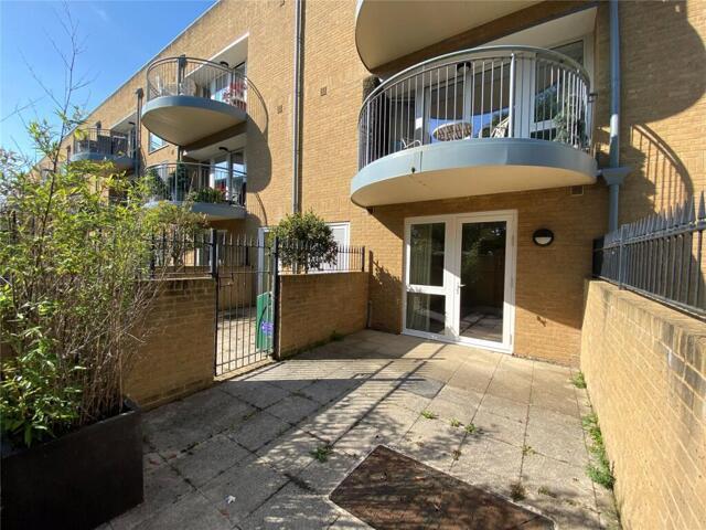1 Bedroom Apartment Lymington Hampshire 101931705