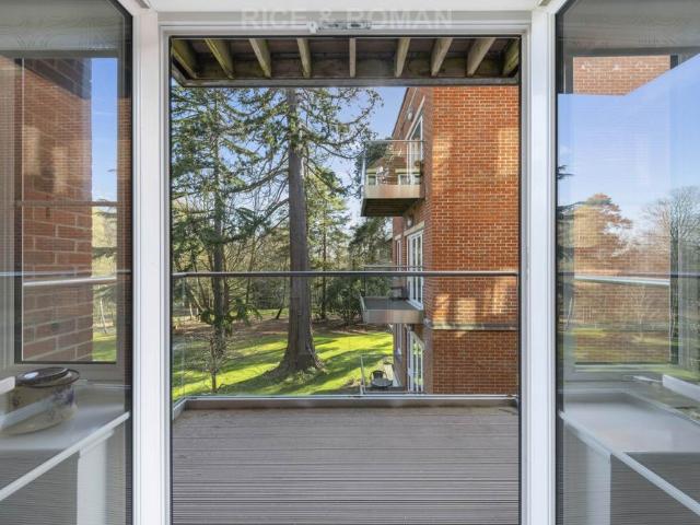 1 Bedroom Apartment, Lynwood Village – Ascot