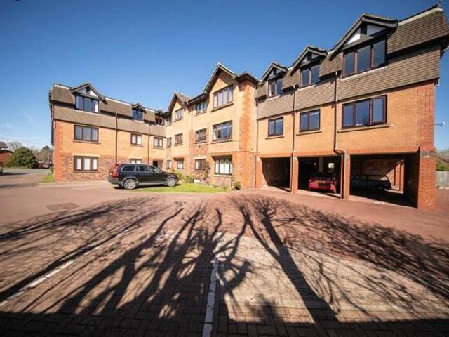 1 Bedroom Apartment Lancs Lancashire 98718067