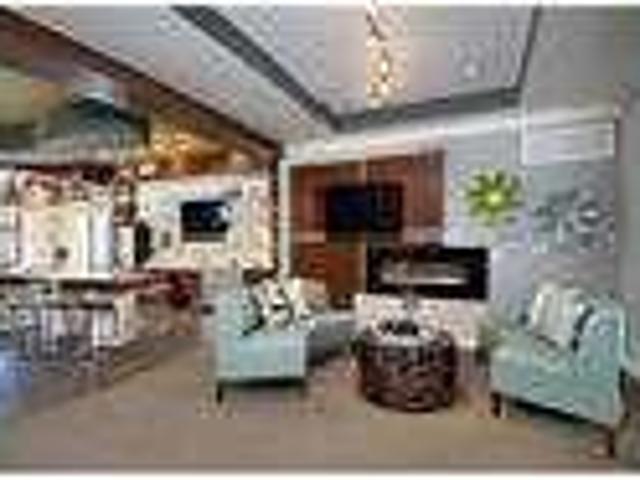 1 bedroom Apartment Large & Bright. Dog OK!