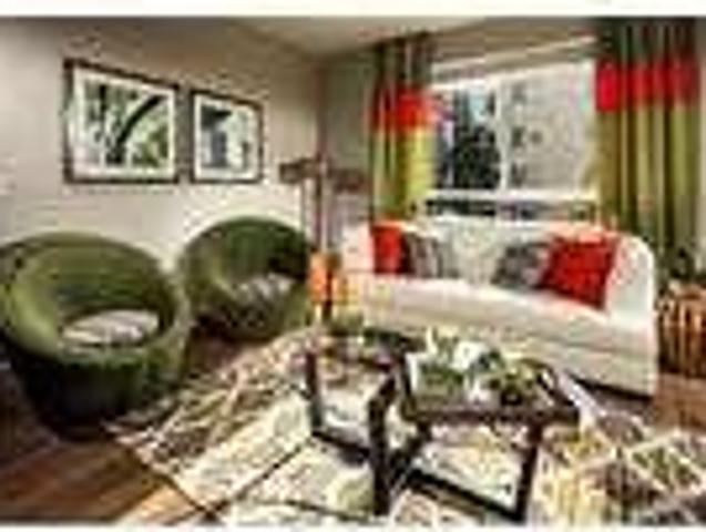 1 bedroom Apartment Large & Bright. Pet OK!