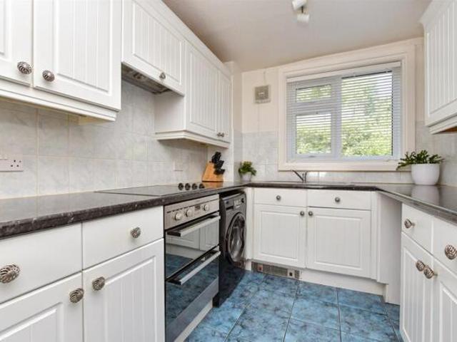 1 Bedroom Apartment Leatherhead Surrey 98800770