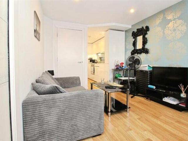 1 Bedroom Apartment Leeds Leeds 100342809