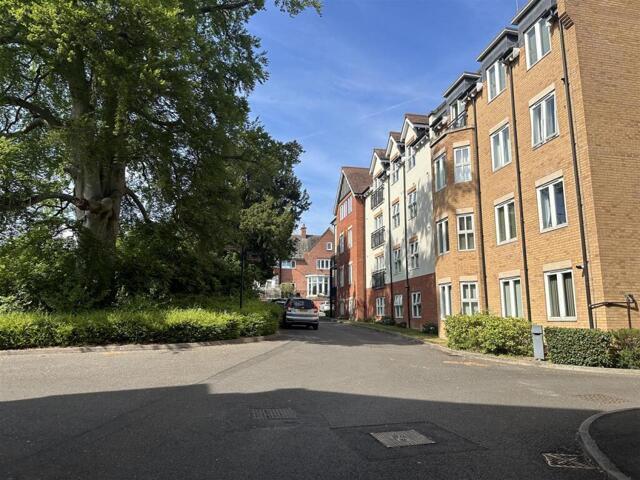 1 Bedroom Apartment Leicester Leicestershire 99437185