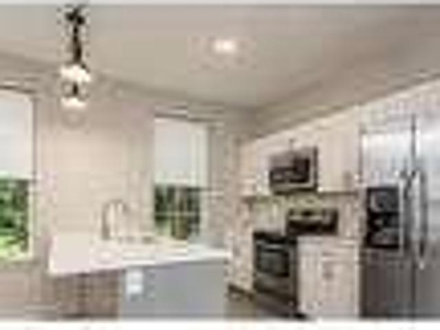 1 bedroom Apartment Located in the trendy Neighborhood of the Arts