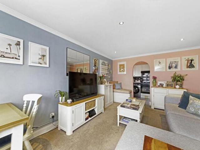 1 Bedroom Apartment London Greater London 98154024