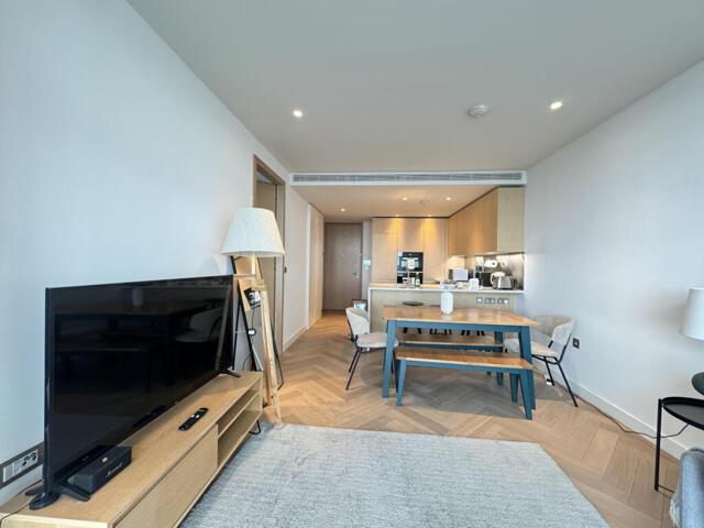 1 Bedroom Apartment London Greater London 98903734