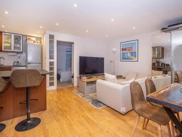 1 Bedroom Apartment London Greater London 99130402