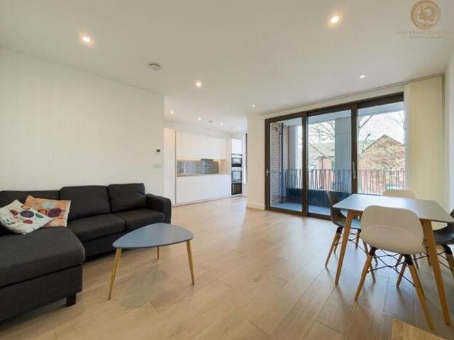1 Bedroom Apartment London Greater London 99437378