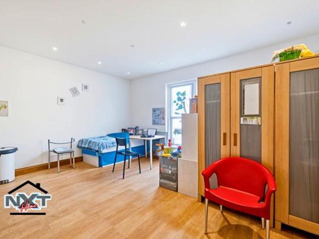 1 Bedroom Apartment London Greater London 99608140