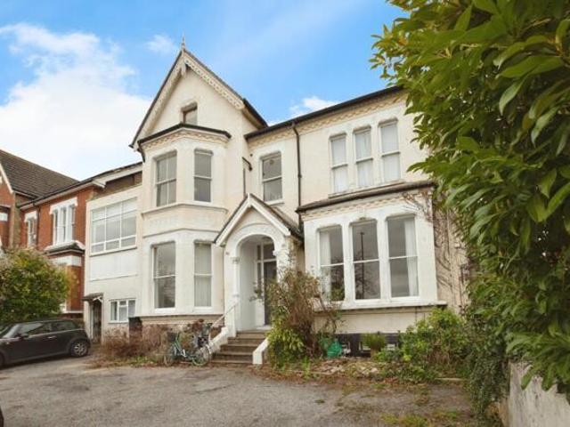 1 Bedroom Apartment London Greater London 99808739