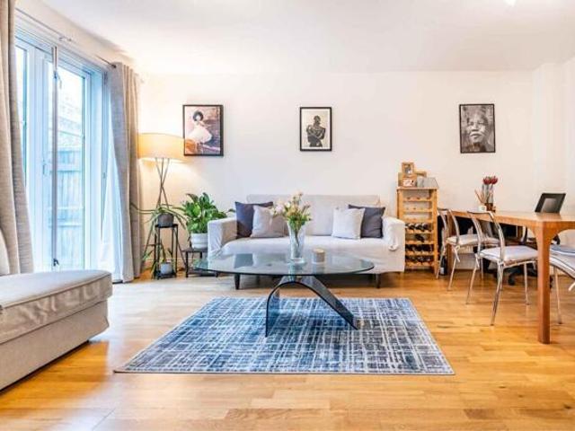 1 Bedroom Apartment London Greater London 99926131