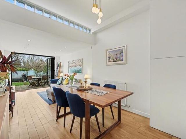 1 Bedroom Apartment London Greater London LS100263191