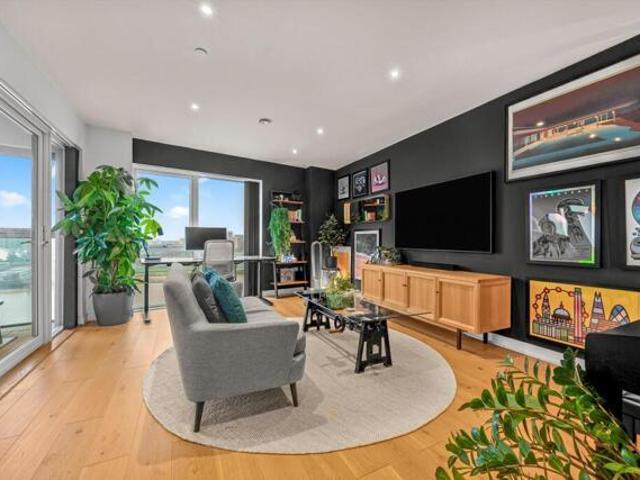 1 Bedroom Apartment London Greater London LS100425970