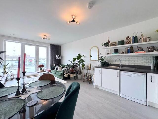 1 Bedroom Apartment London Greater London LS100503527