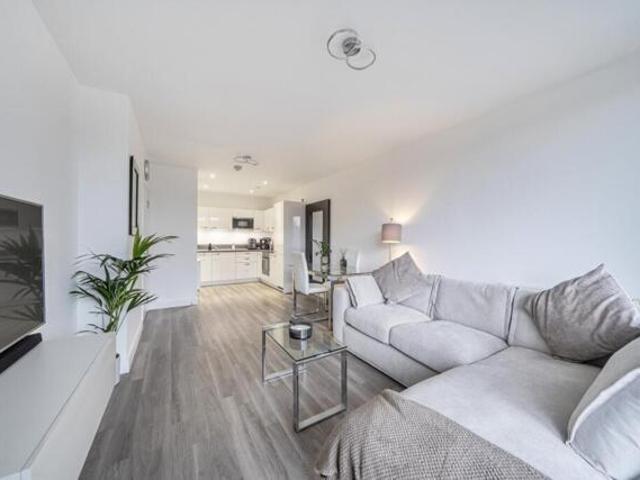 1 Bedroom Apartment London Greater London LS101676584