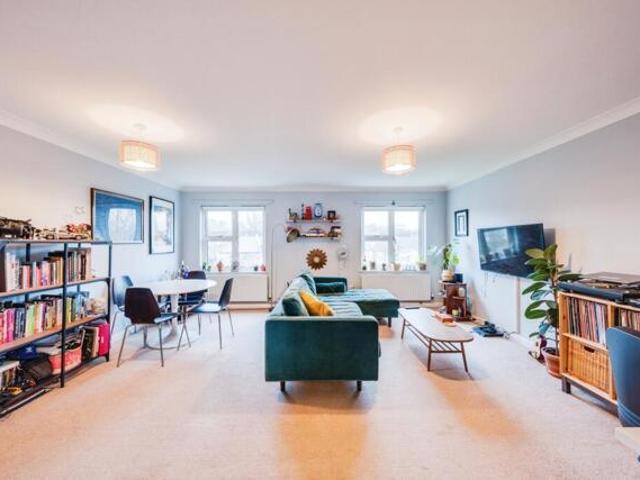 1 Bedroom Apartment London Greater London LS99840568
