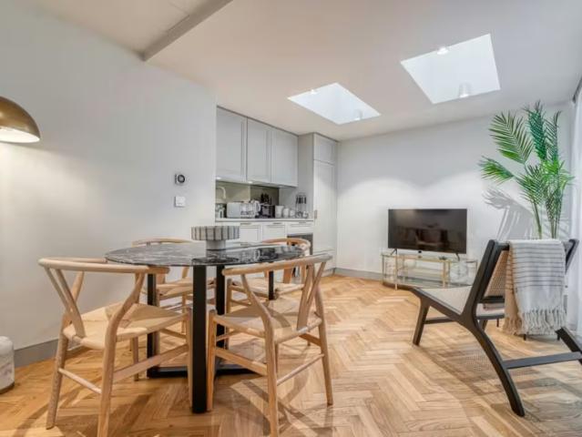 1 Bedroom Apartment London London 100333600