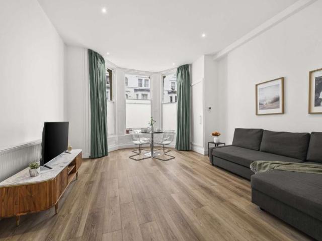 1 Bedroom Apartment London London 100494530