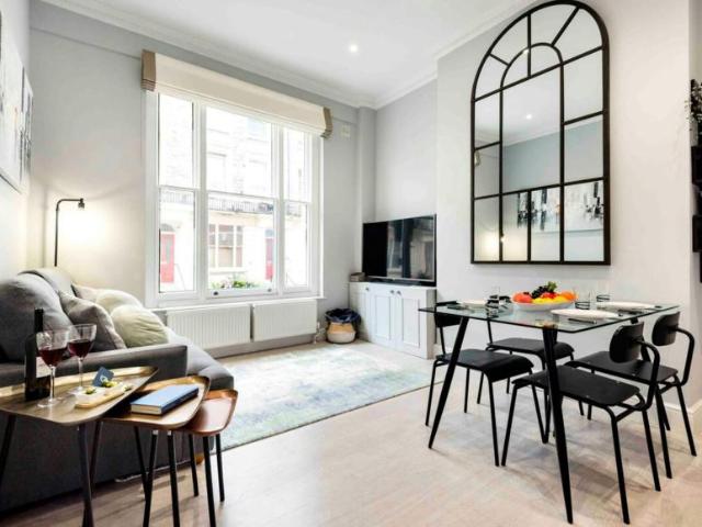 1 Bedroom Apartment London London 100812756