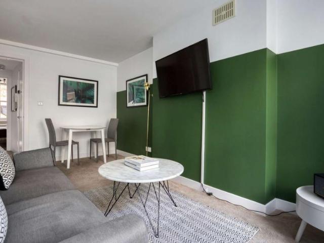1 Bedroom Apartment London London 101807940