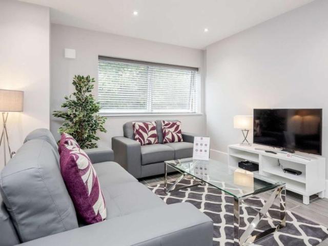 1 Bedroom Apartment London London 101817797