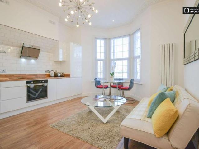 1 Bedroom Apartment London London 101812620