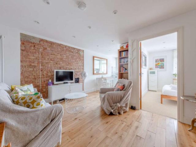 1 Bedroom Apartment London London 101813488