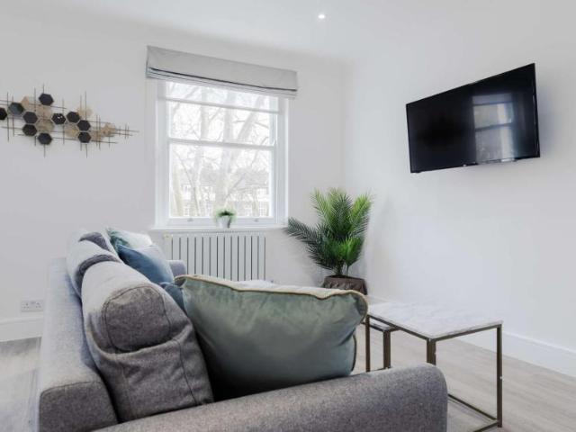 1 Bedroom Apartment London London 101822046
