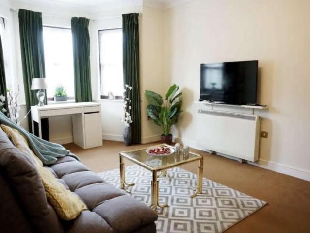 1 Bedroom Apartment London London 101822912