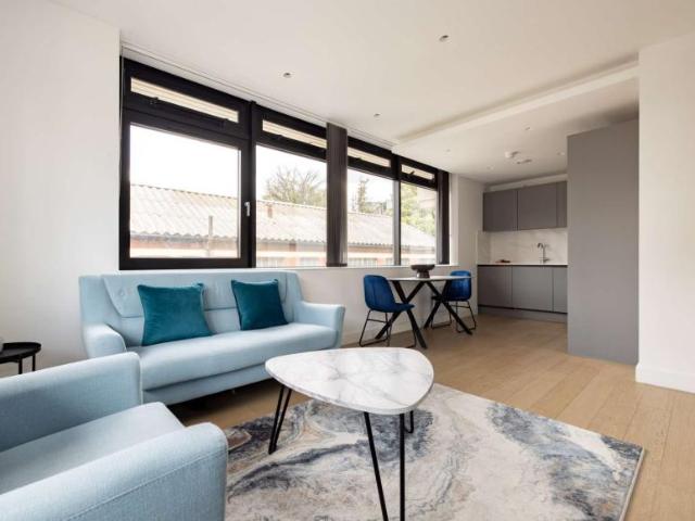 1 Bedroom Apartment London London 101837024