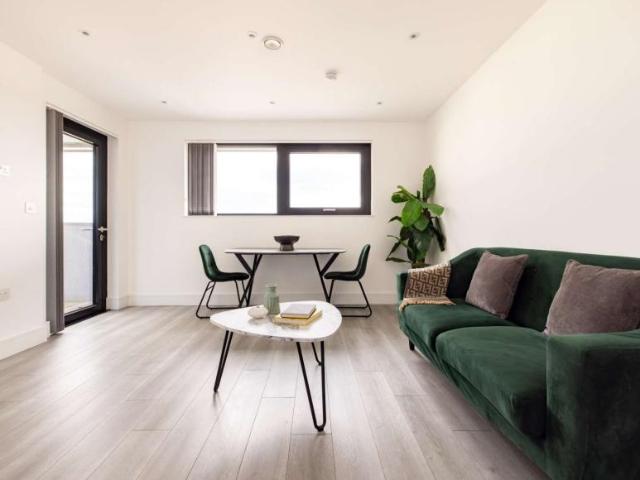 1 Bedroom Apartment London London 101837093