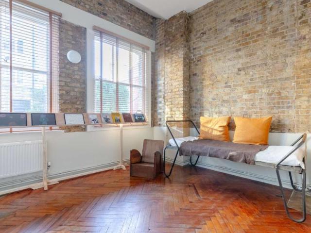1 Bedroom Apartment London London 101838240