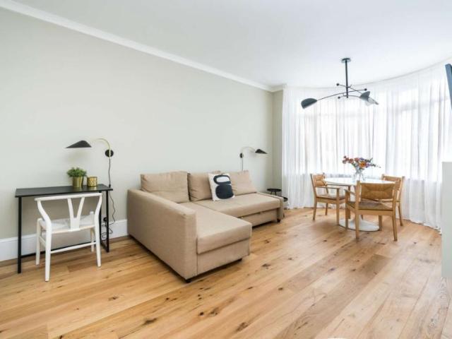 1 Bedroom Apartment London London 101846453