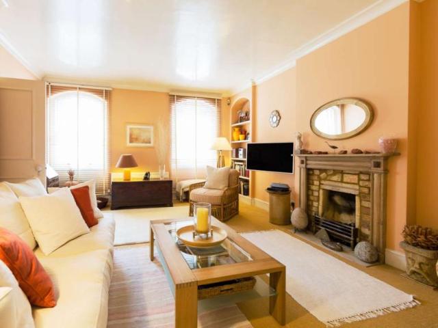 1 Bedroom Apartment London London 101853343