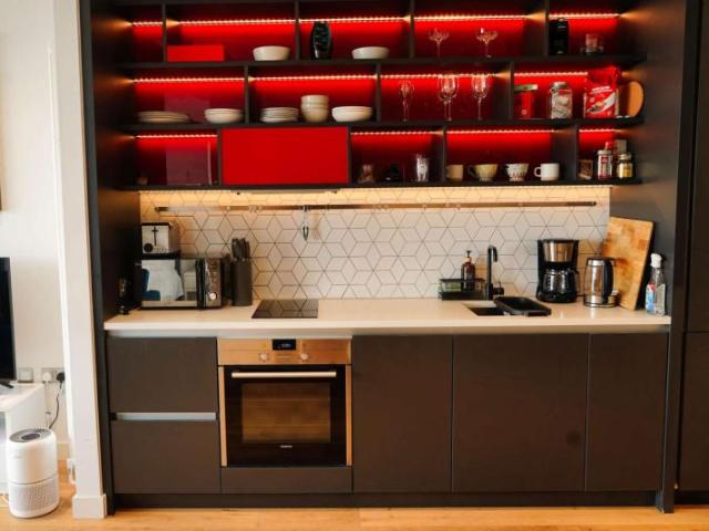 1 Bedroom Apartment London London 101853975