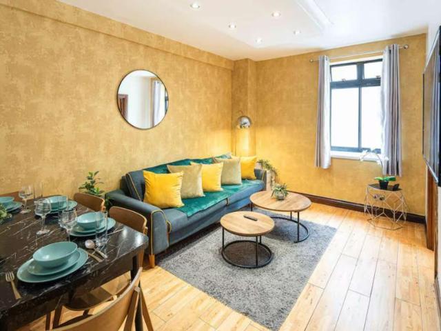 1 Bedroom Apartment London London 102147138