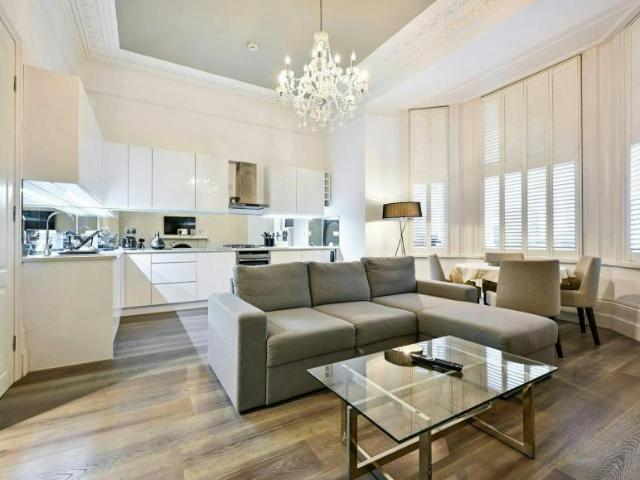 1 Bedroom Apartment London London 102340015