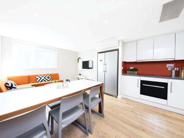 1 Bedroom Apartment London London 103340769