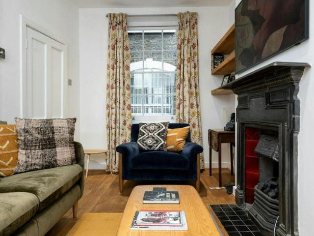 1 Bedroom Apartment London London 103357033