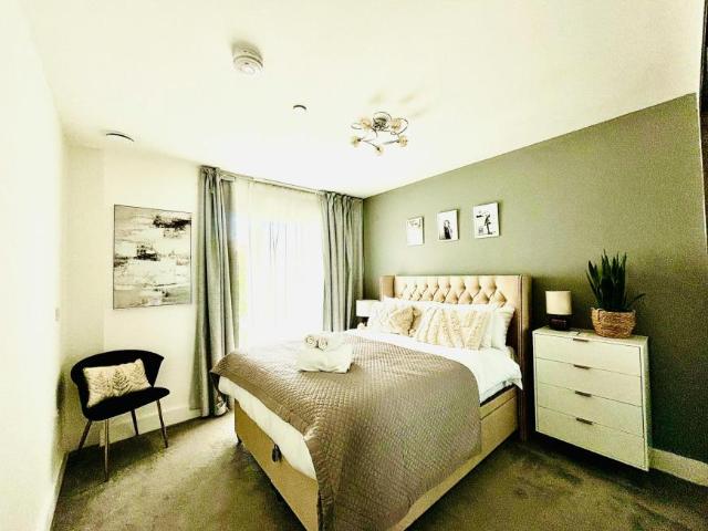 1 Bedroom Apartment London London 103654603